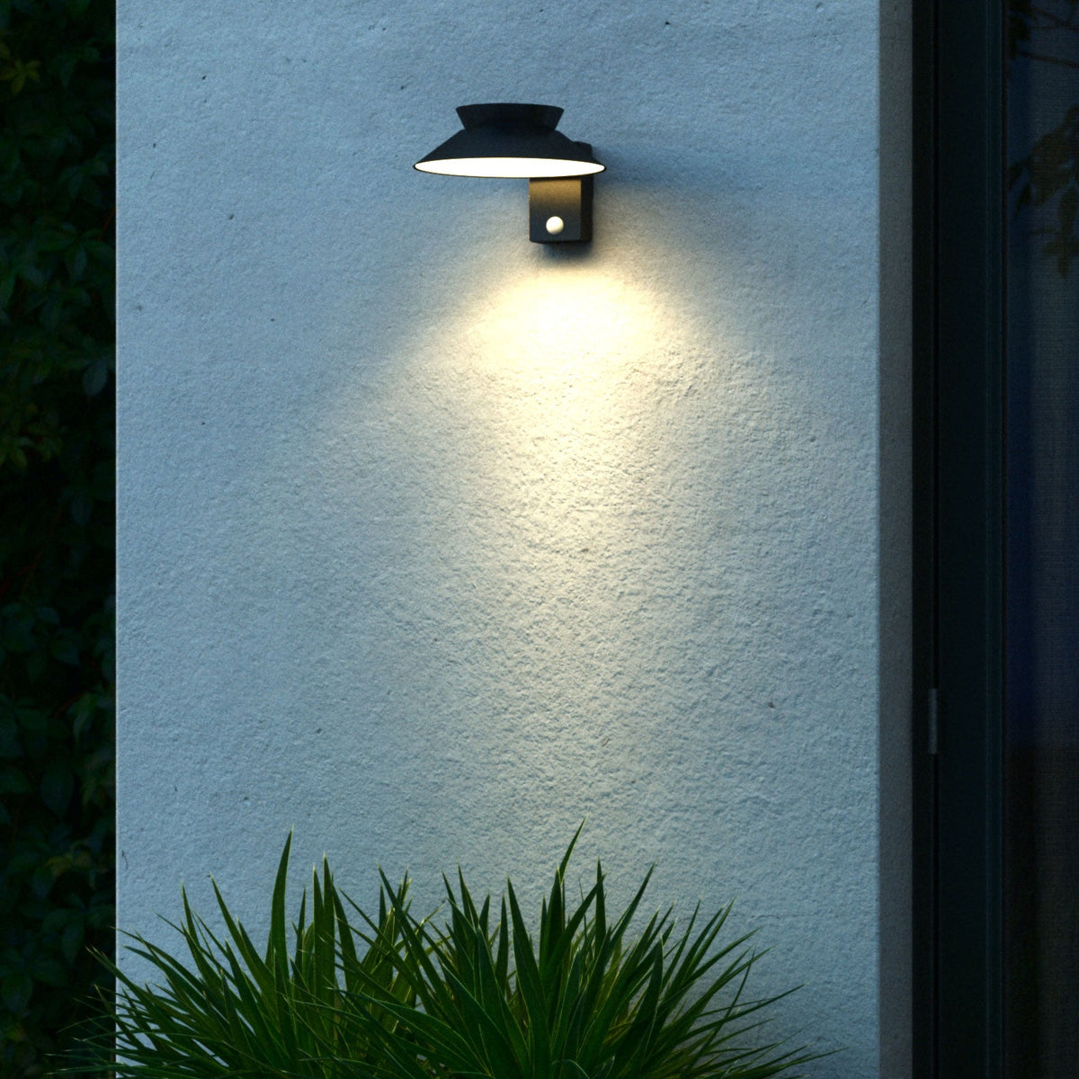 Nordlux Justina Solar Wall Light – Lampsy